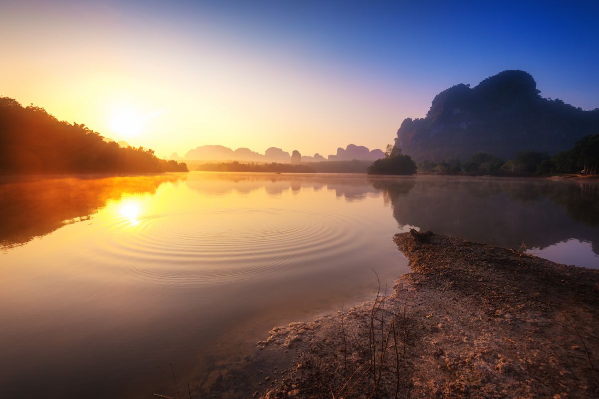 Sunrise view at lake | GANREF
