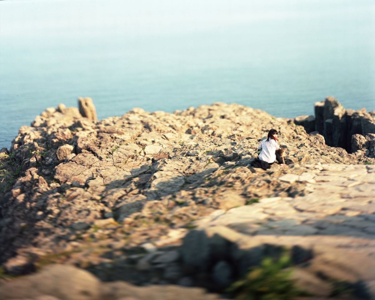 Looking back. | GANREF