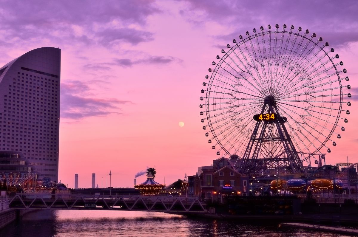 Twilight Moon | GANREF