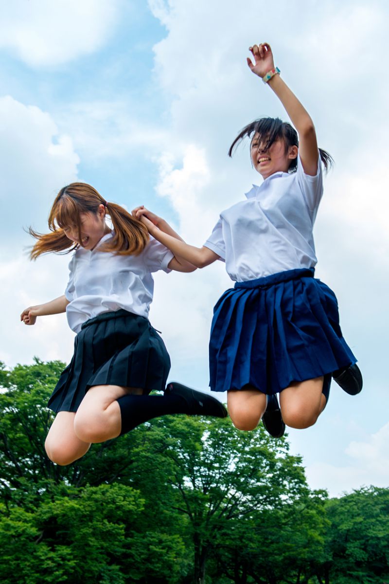 空を舞う少女たち | GANREF