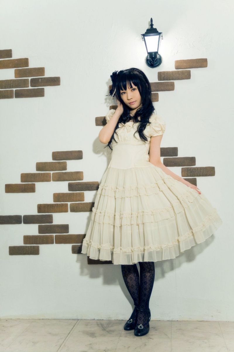 Old school girl | GANREF