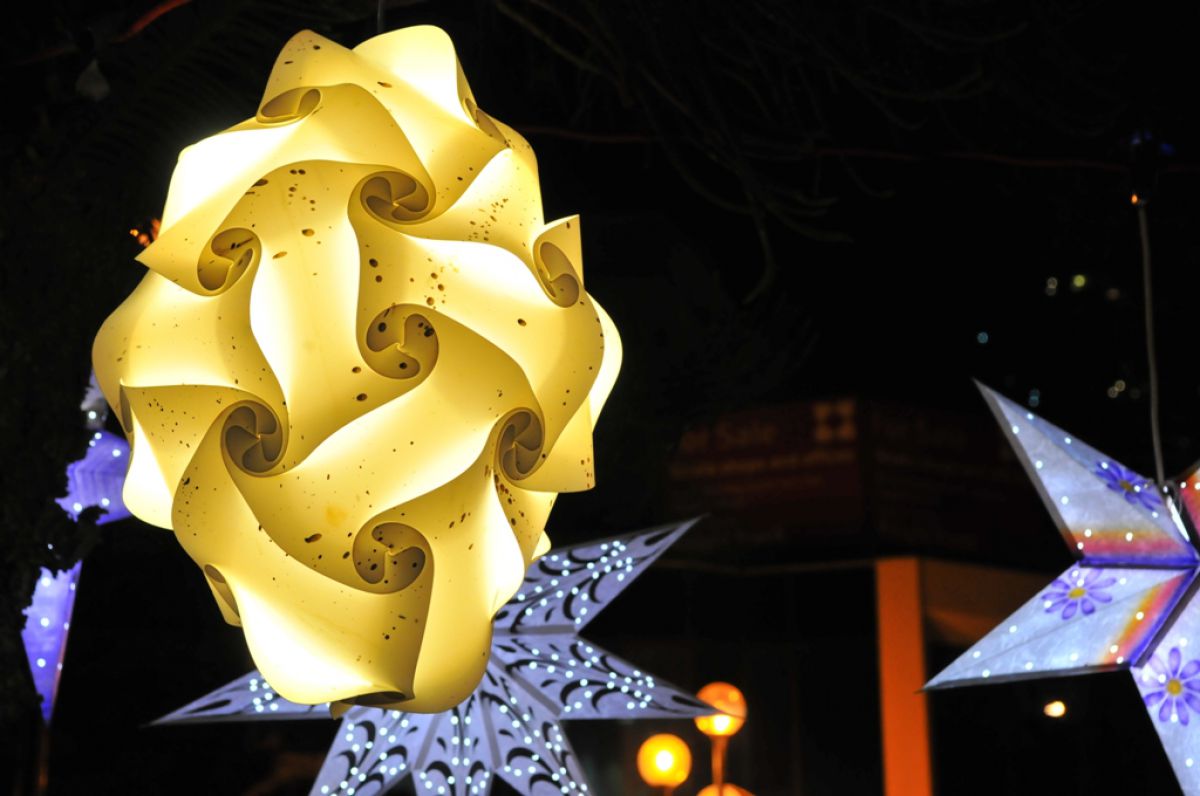 paper_light.JPG | GANREF