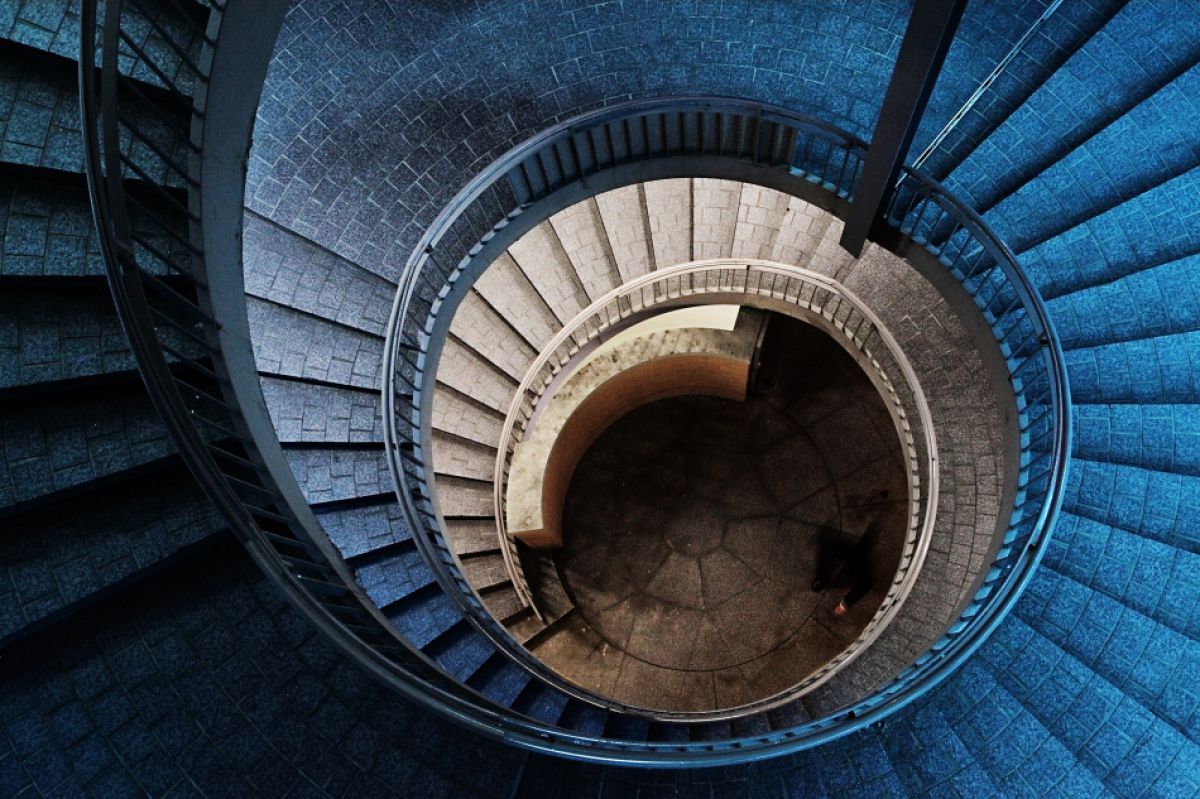 in the hole | GANREF