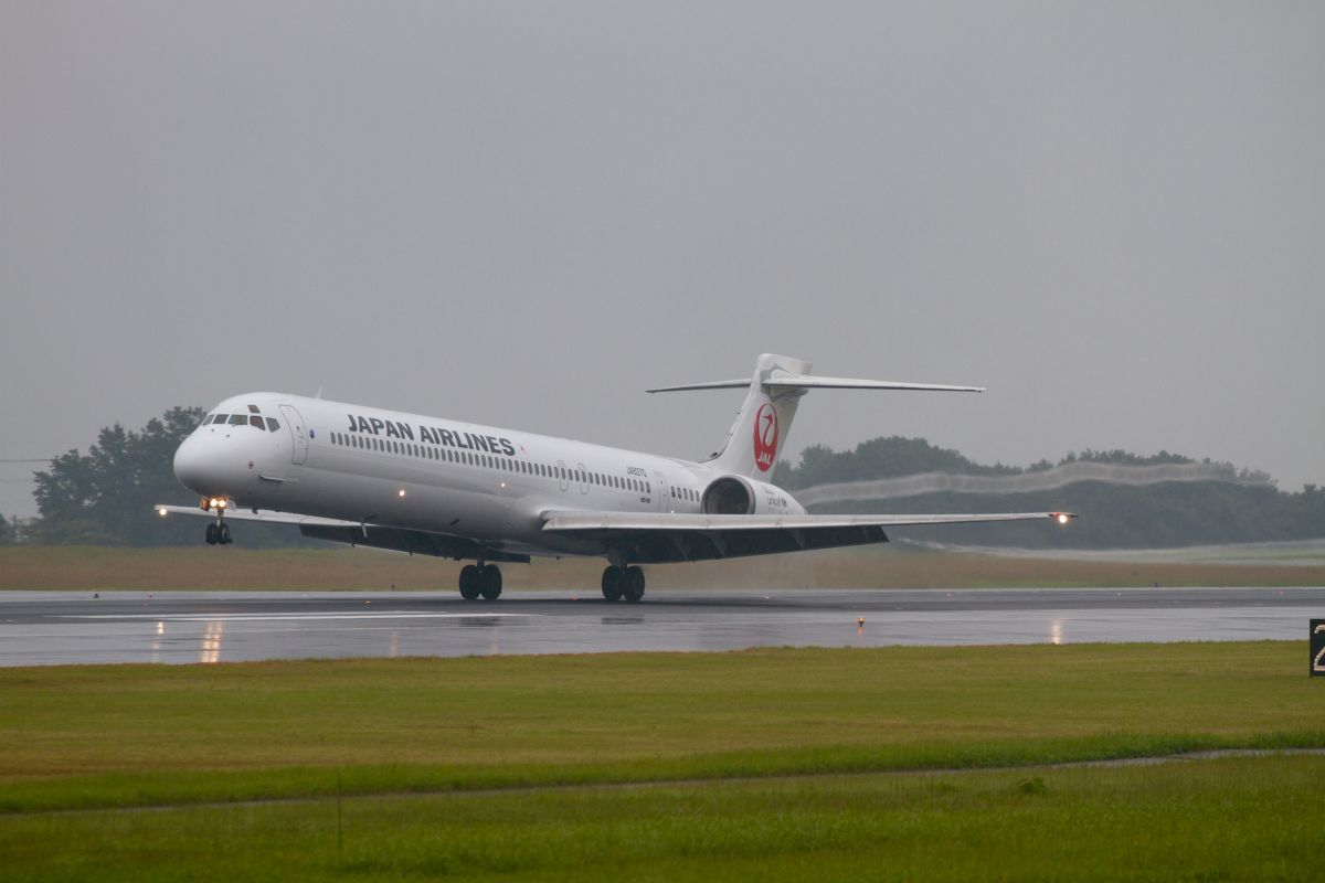 鶴丸MD-90着陸 | GANREF