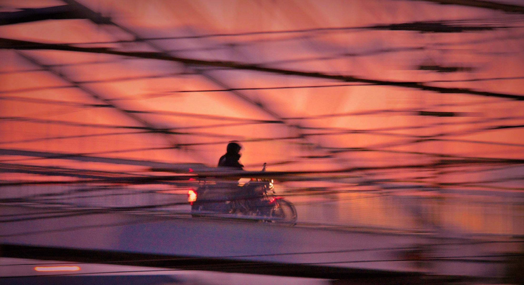 夕暮れRIDE | GANREF