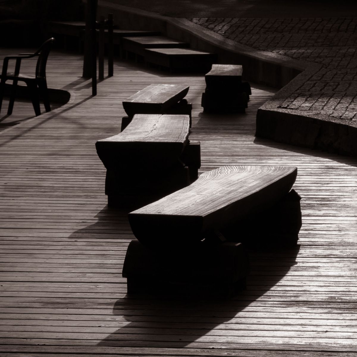 wood bench | GANREF