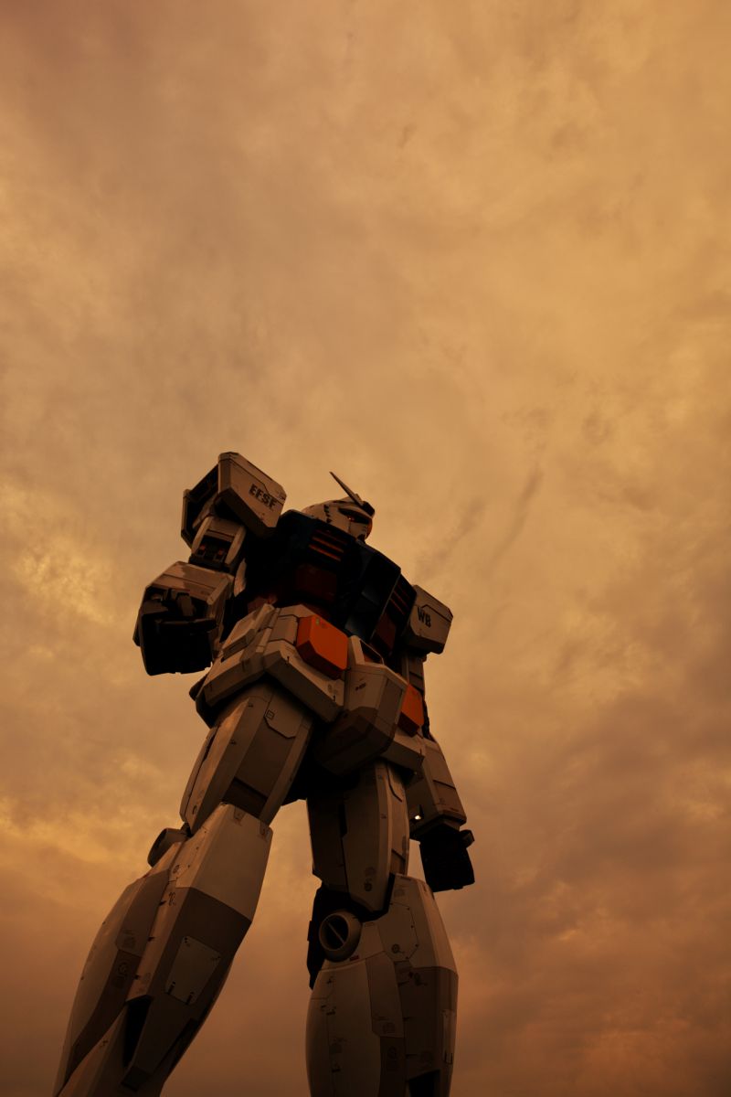 ガンダム、荒野に立つ | GANREF