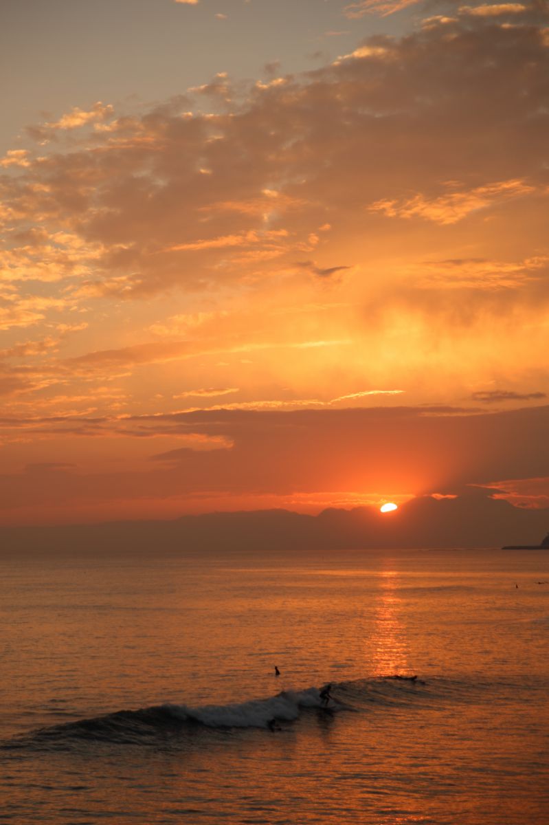 Surf in sunset | GANREF