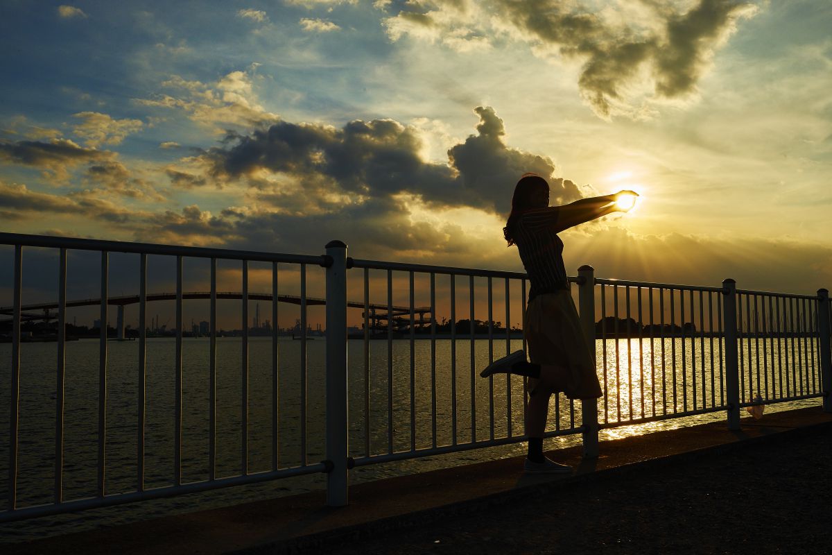 夕日をキャッチ( ^)o(^ ) | GANREF