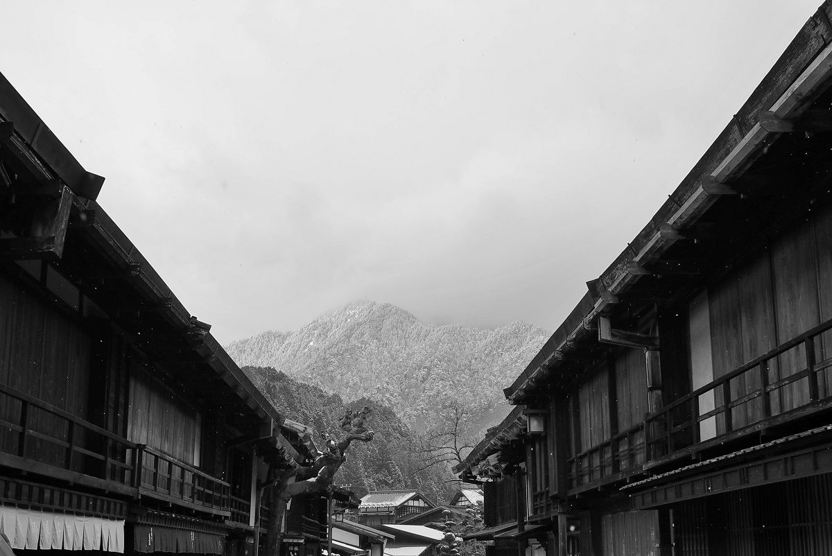 a winter scene. | GANREF