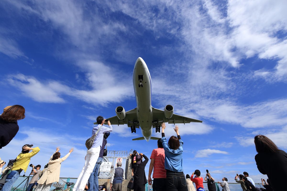 High Touch!! | GANREF