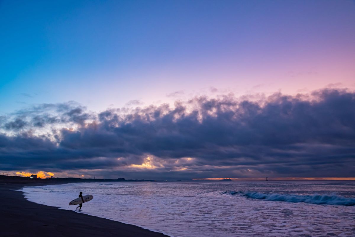 Twilight Surfer | GANREF