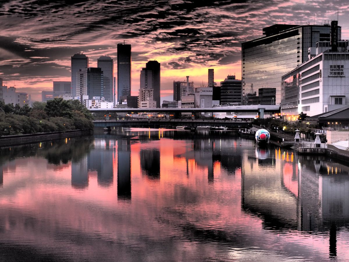 Dramatic Dawn | GANREF