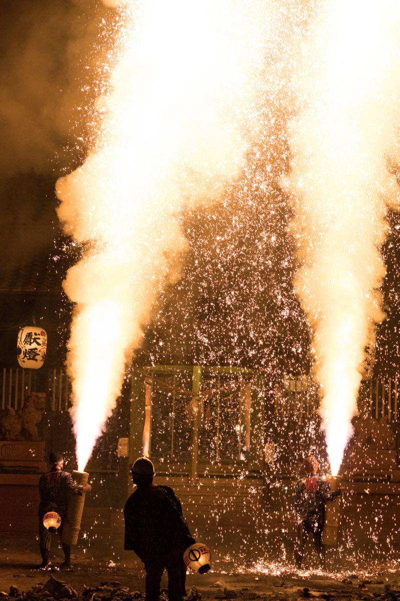 Hand fireworks | GANREF