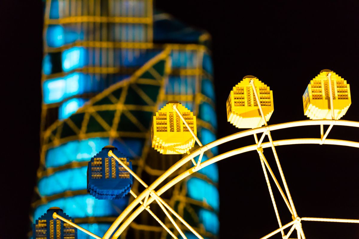 Ferris wheel made of LEGO | GANREF