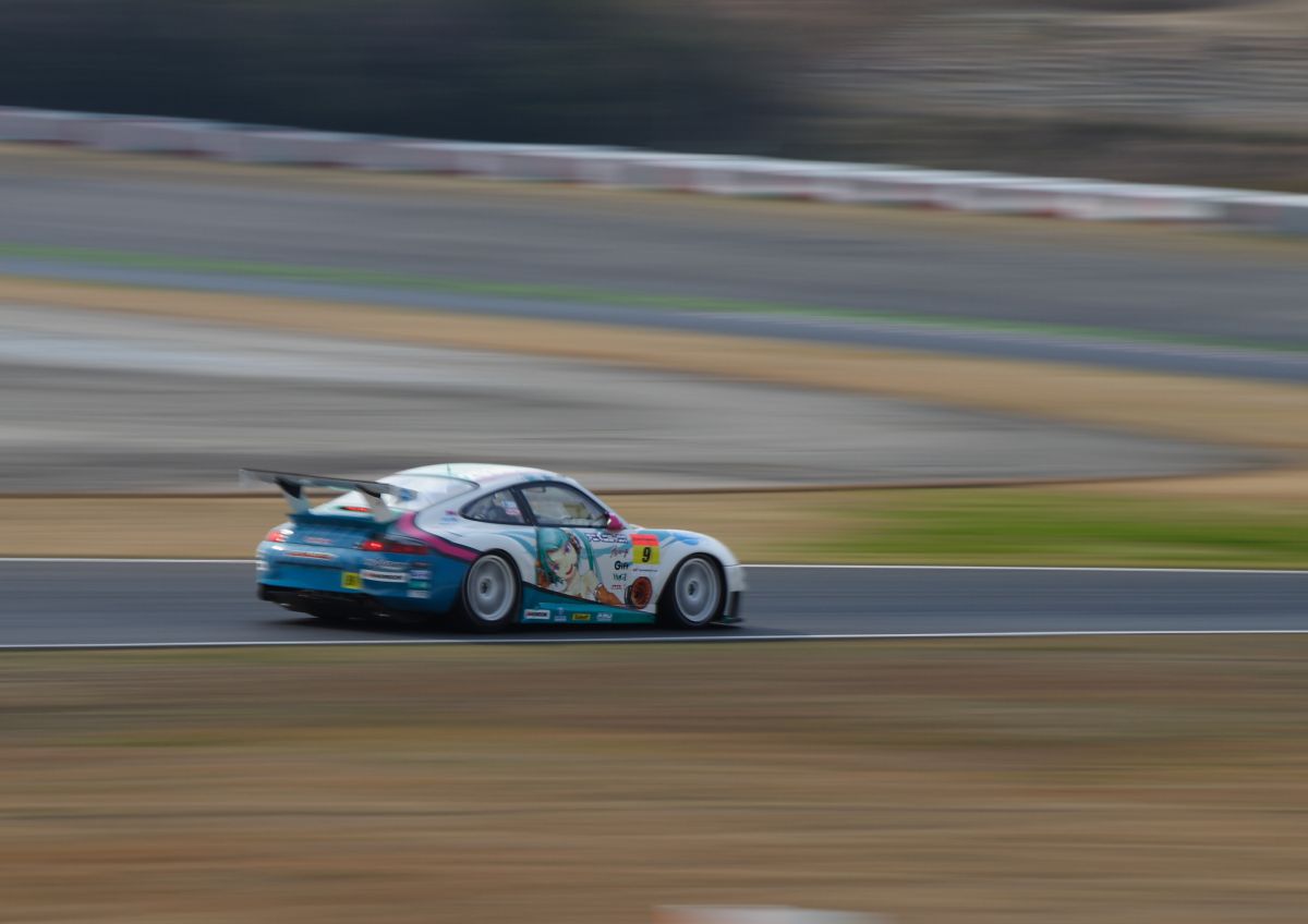 初音ミク X GSRポルシェ「痛車」！ | GANREF