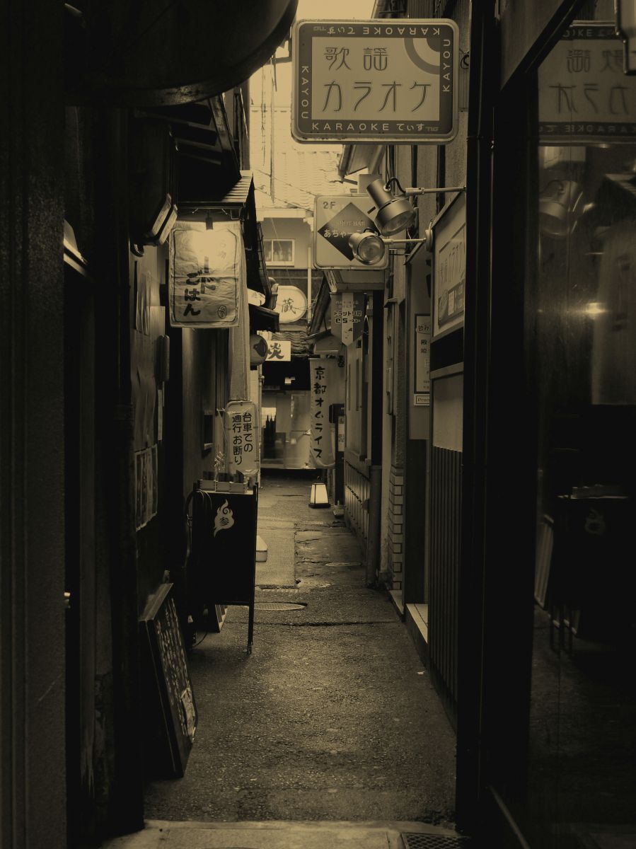 #011 路地裏 | GANREF