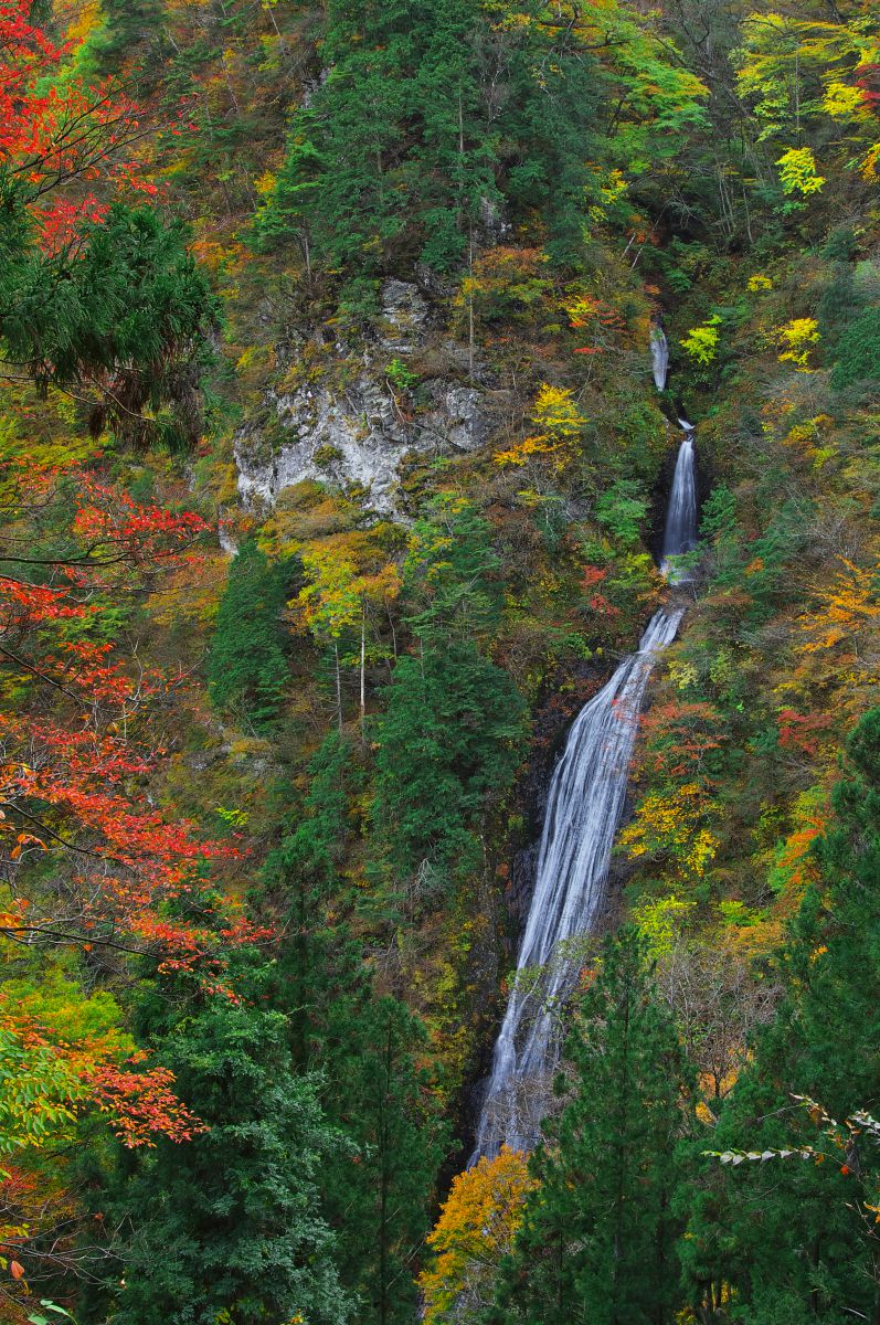 丸神の滝 | GANREF