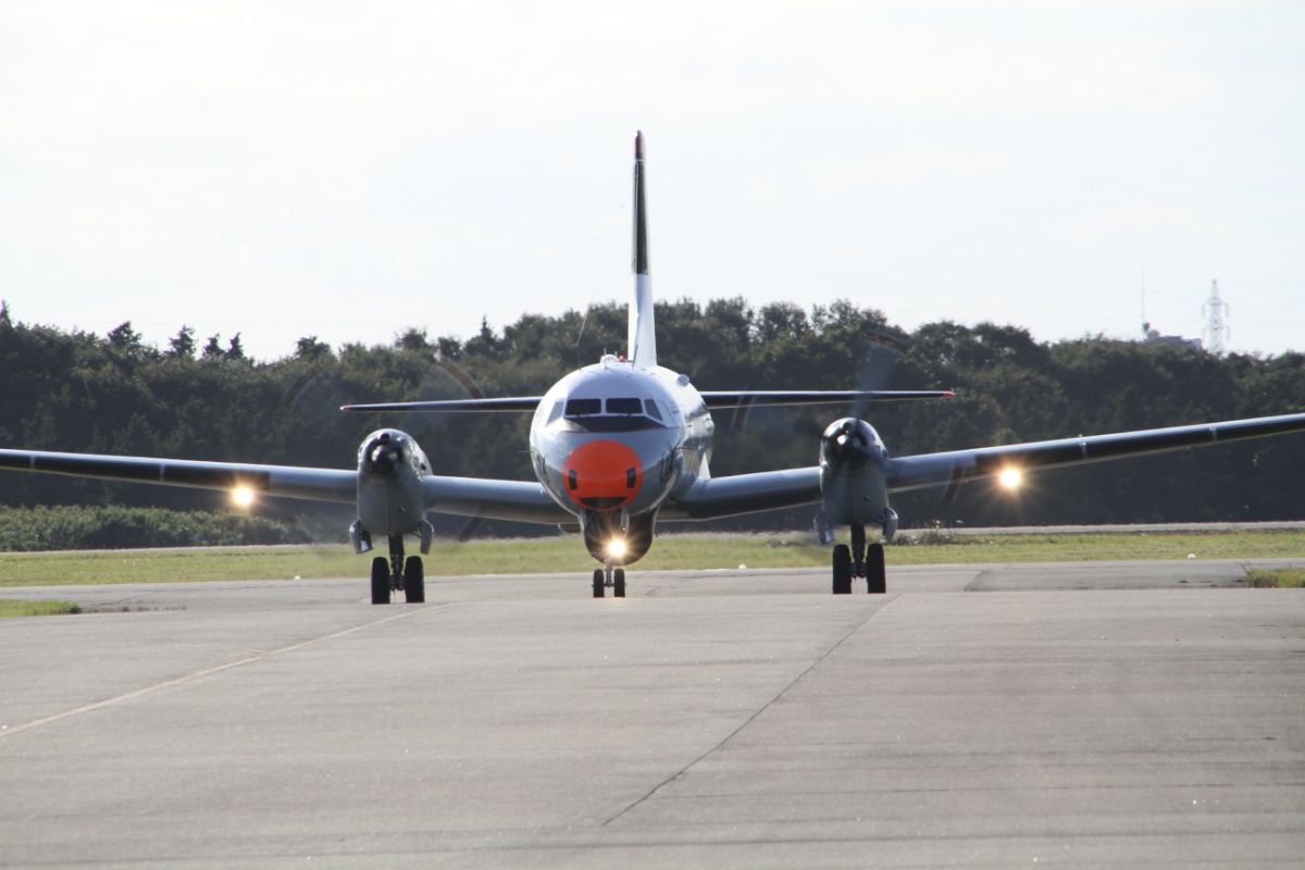 笑顔で帰還 YS-11 | GANREF