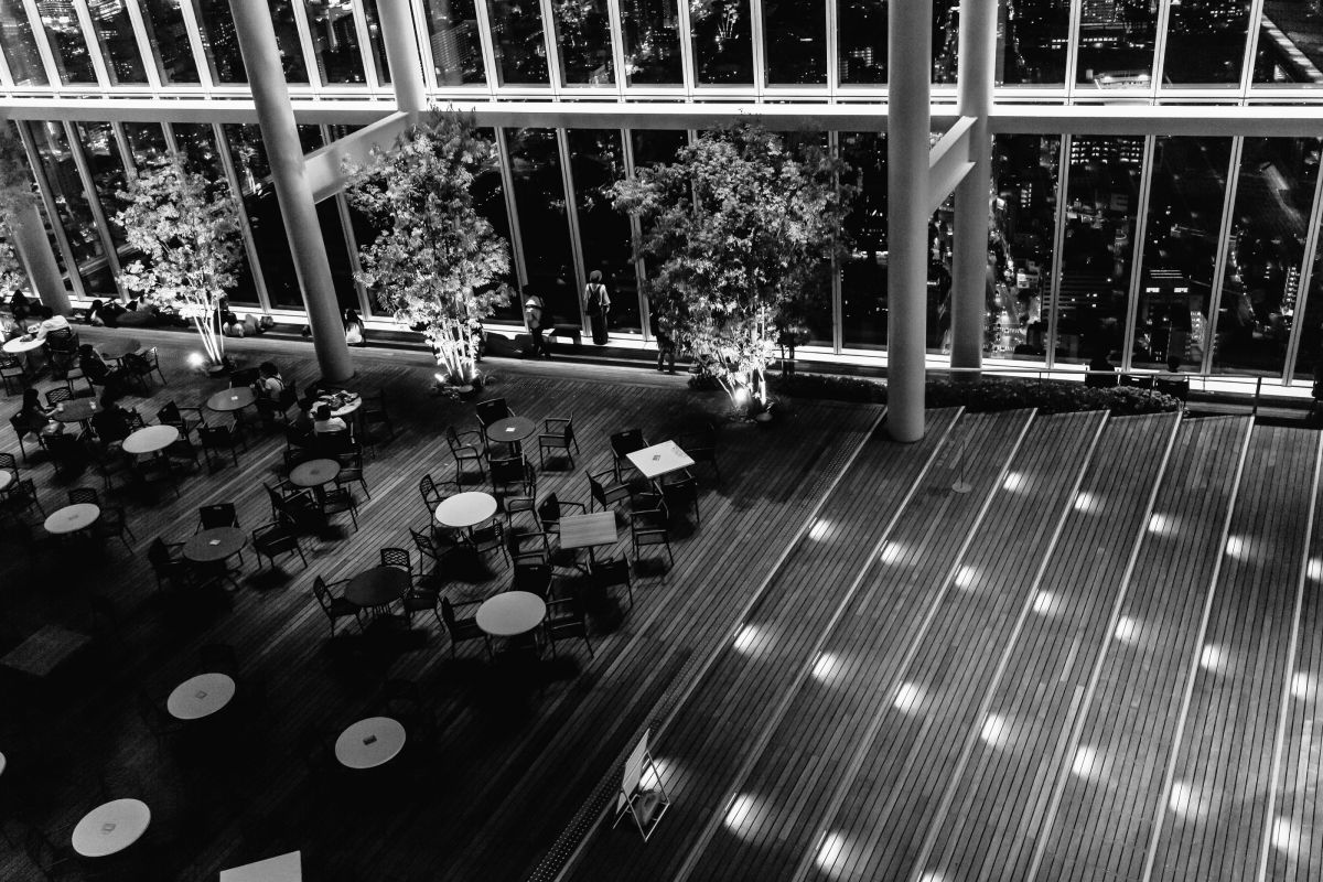 Luxurious Night | GANREF