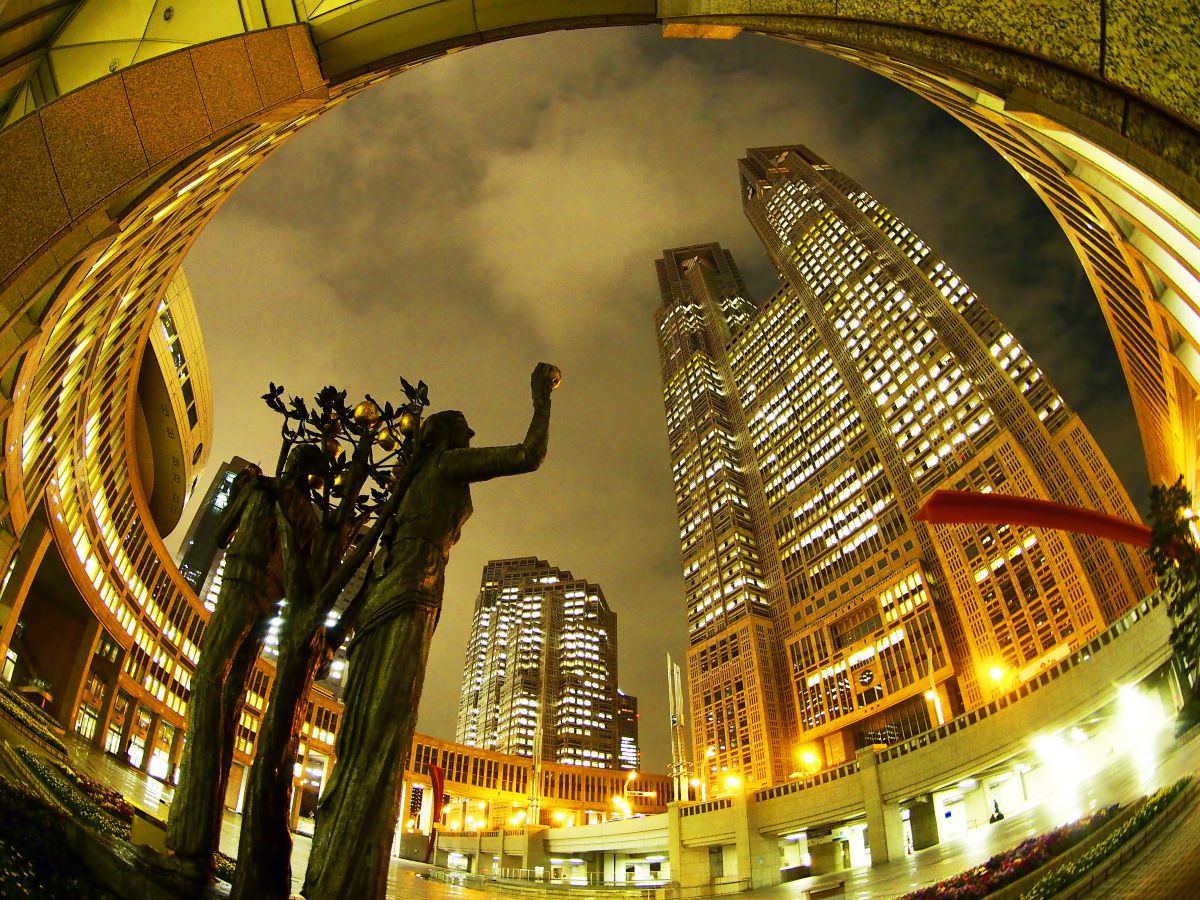 - The closed world | GANREF