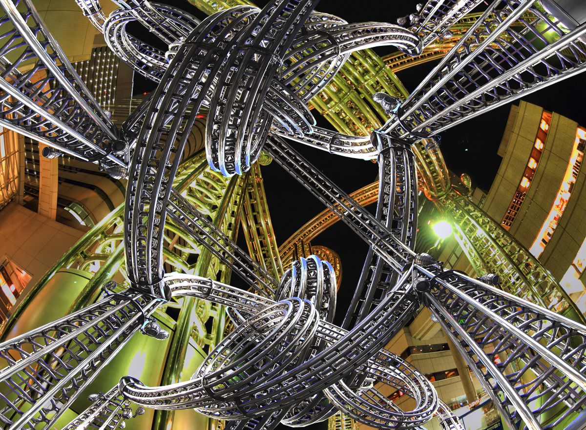 鎖で覆われた世界 The world is covered with chain | GANREF