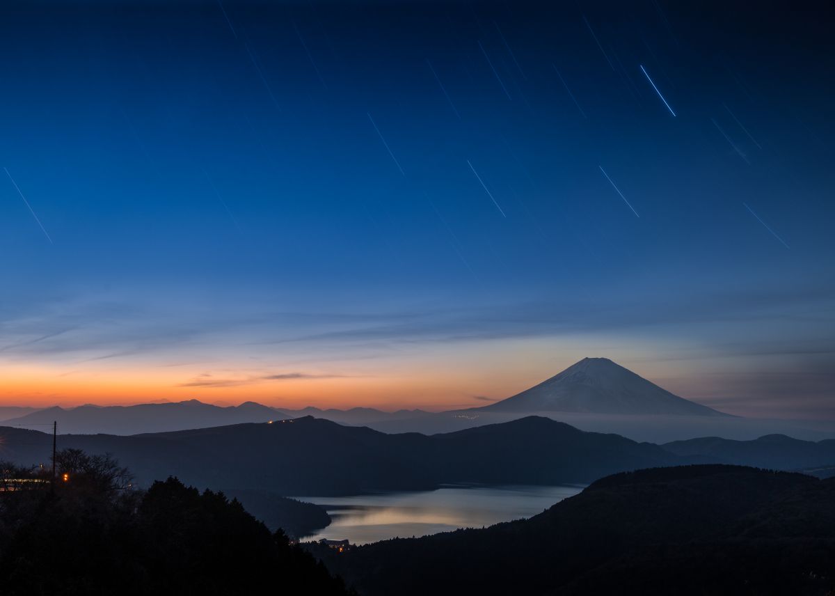 星現れる | GANREF