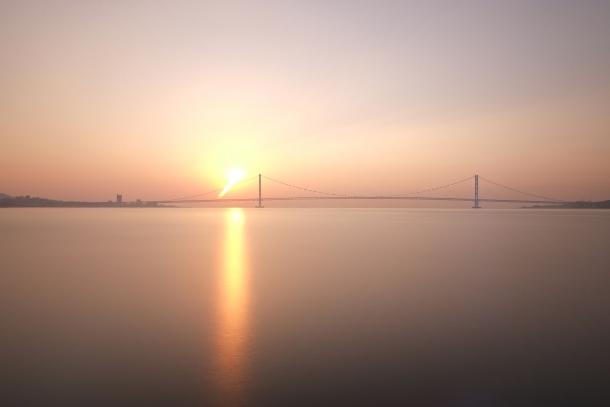 the sun rose quietly | GANREF