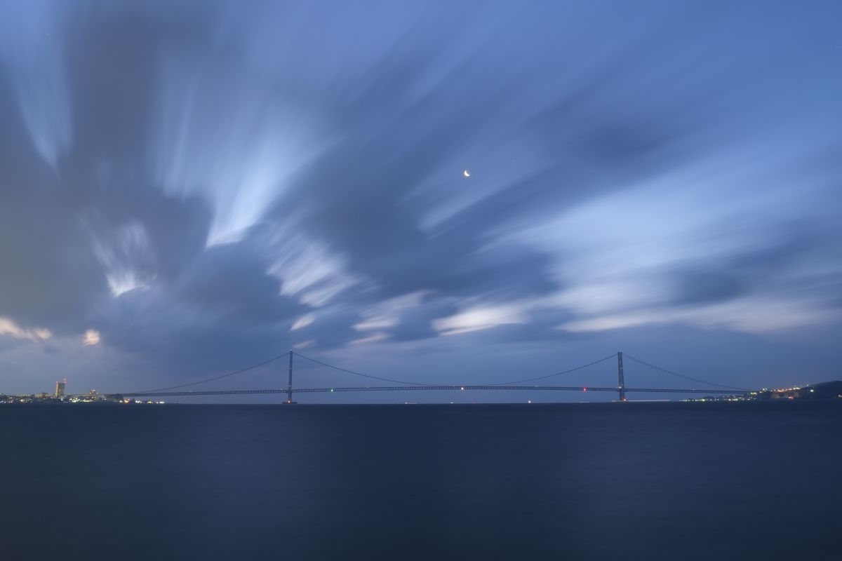 wind and crescent of dawn | GANREF