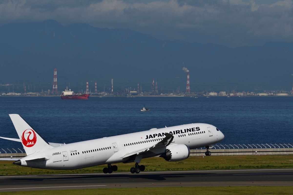 JAL B787 | GANREF