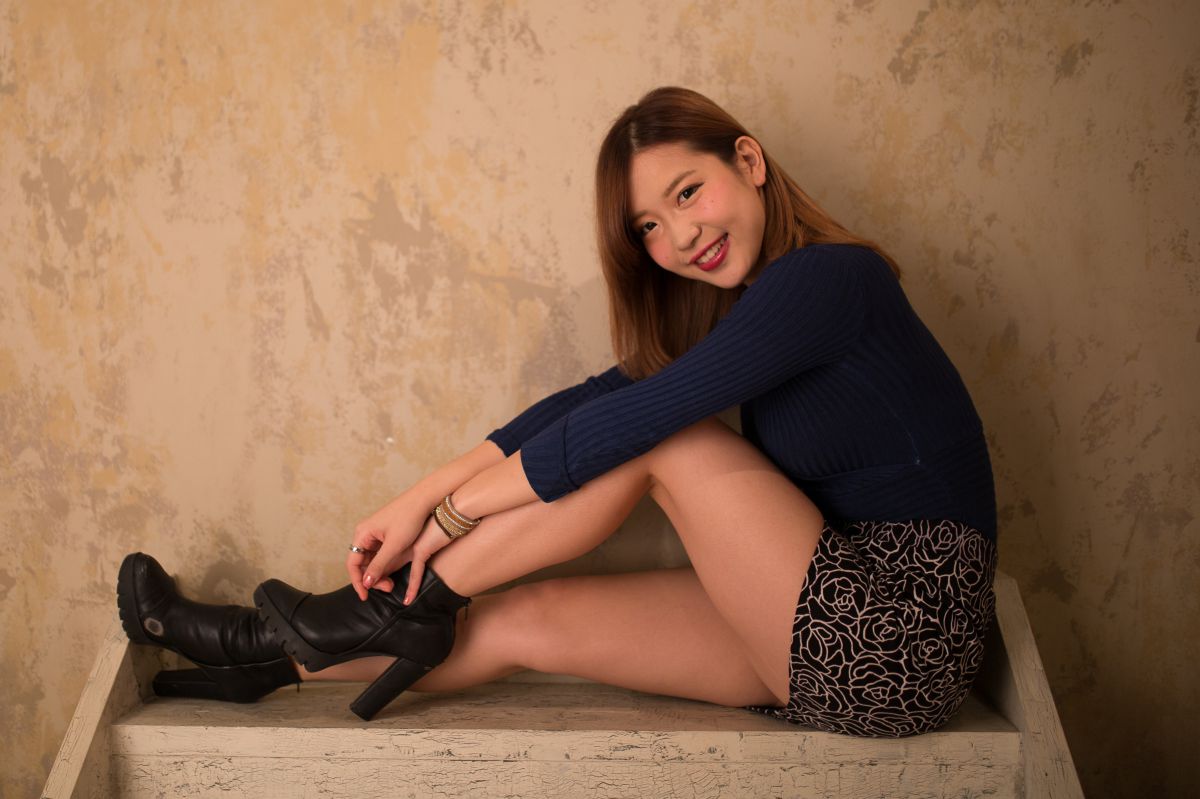 Smile and Legs. | GANREF