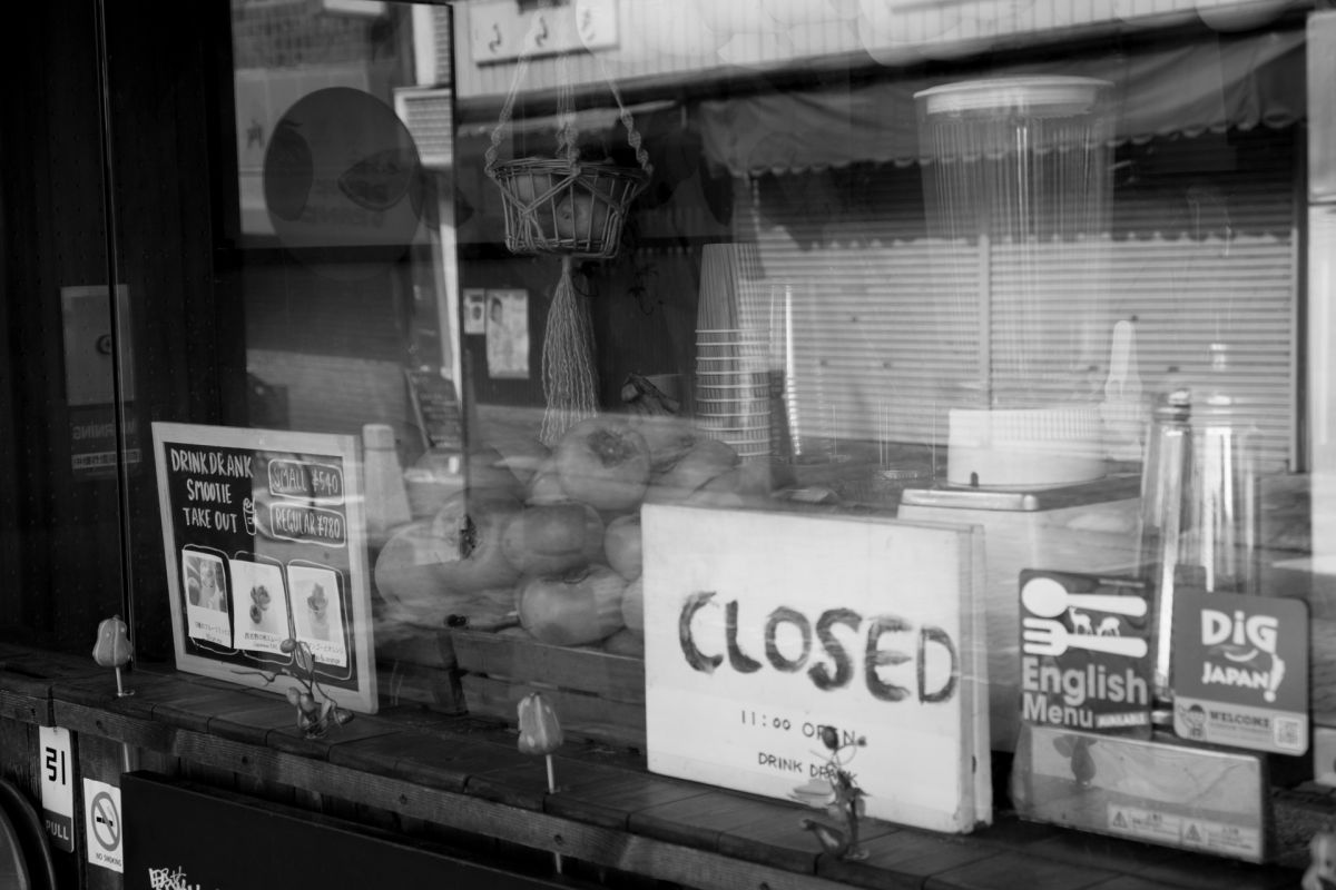 monochrome -closed+closed- | GANREF