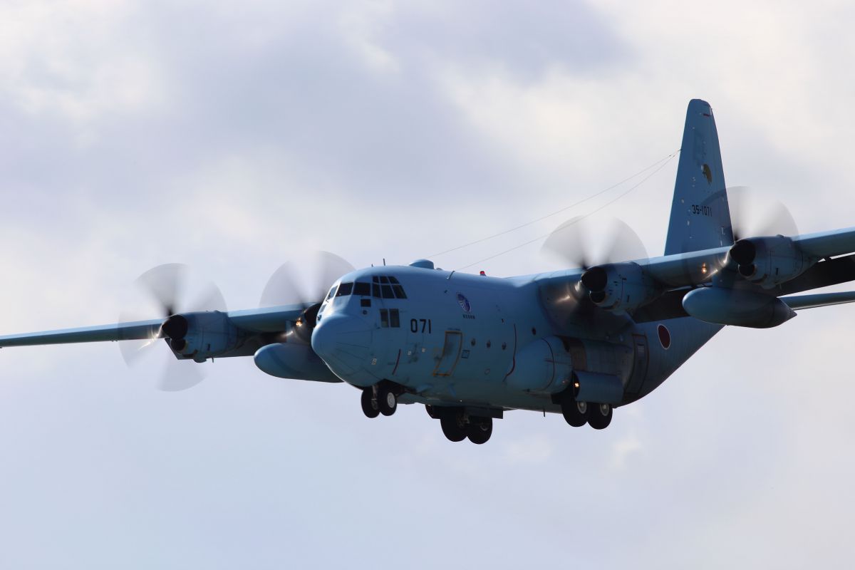 輸送機 C-130 | GANREF