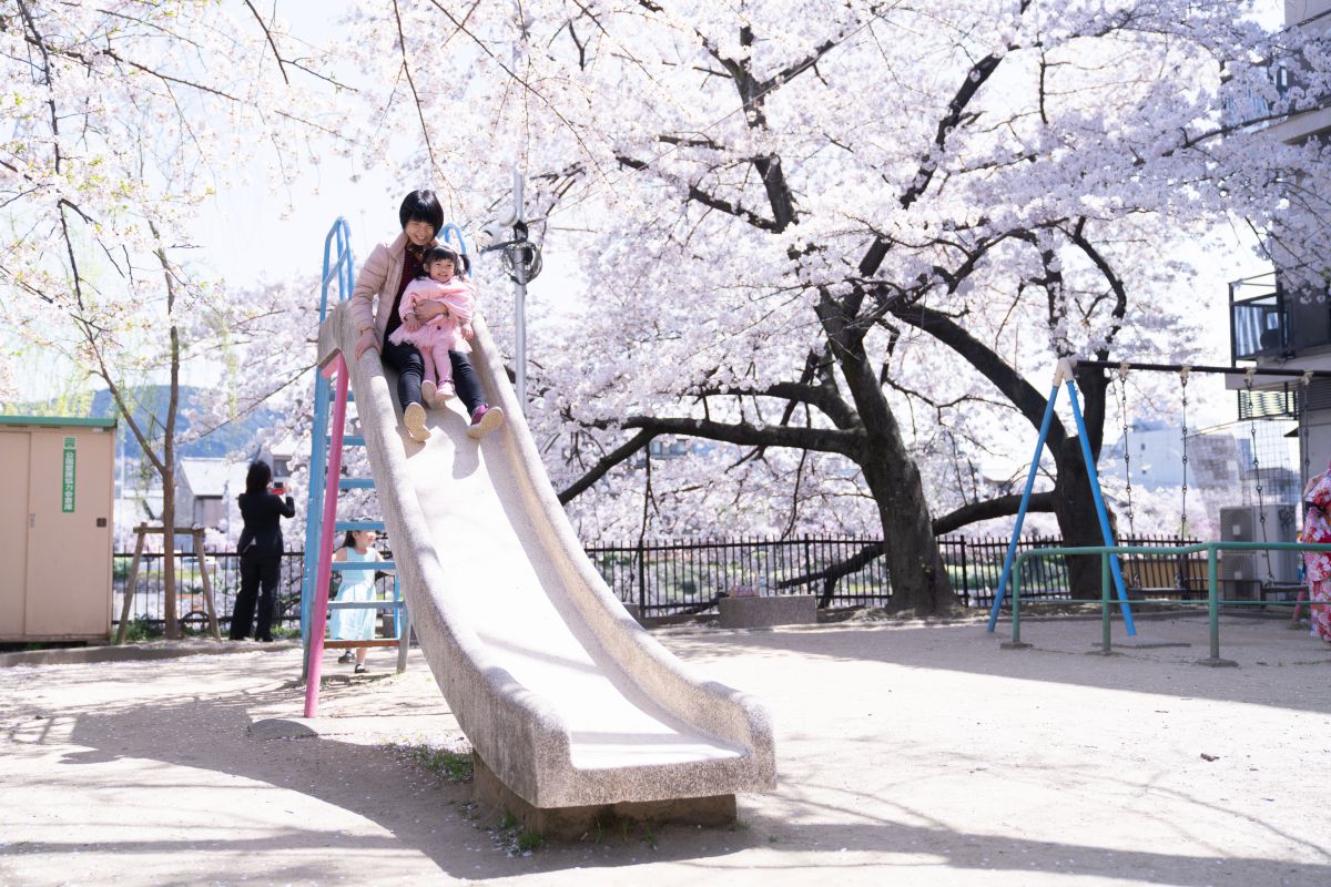 Fun with grandma | GANREF