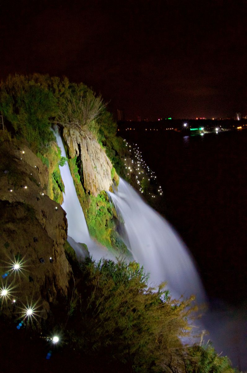 Light up waterfall | GANREF
