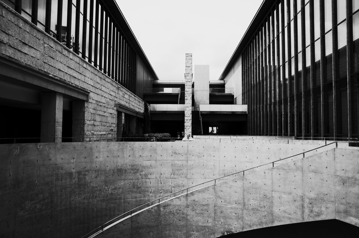 Symmetrical | GANREF