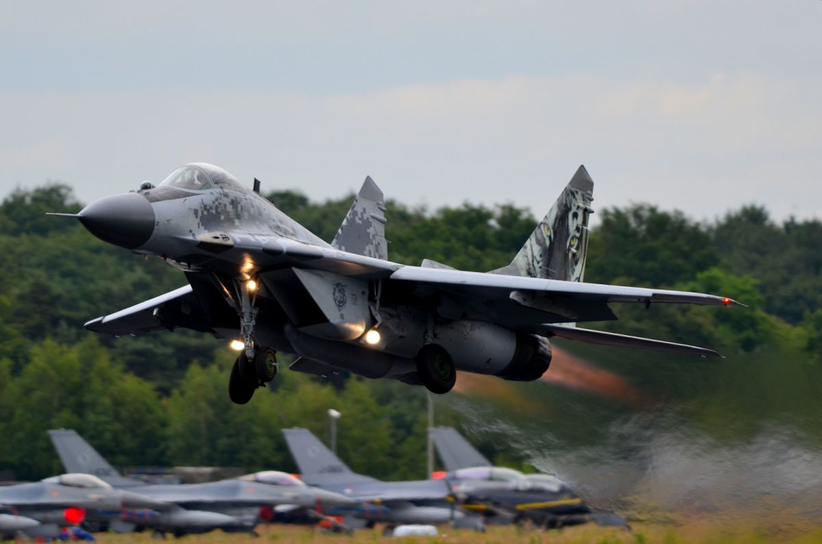 Air borne 』 | GANREF