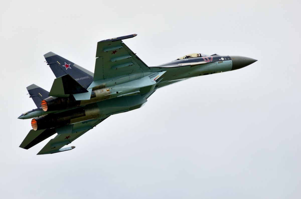 Russian Fighter 』 | GANREF