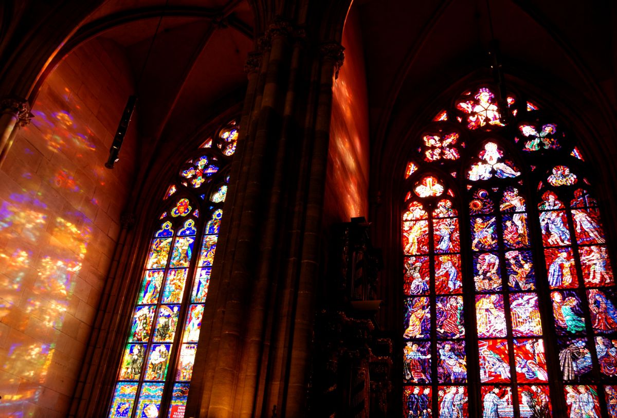 Holy Light 』 | GANREF