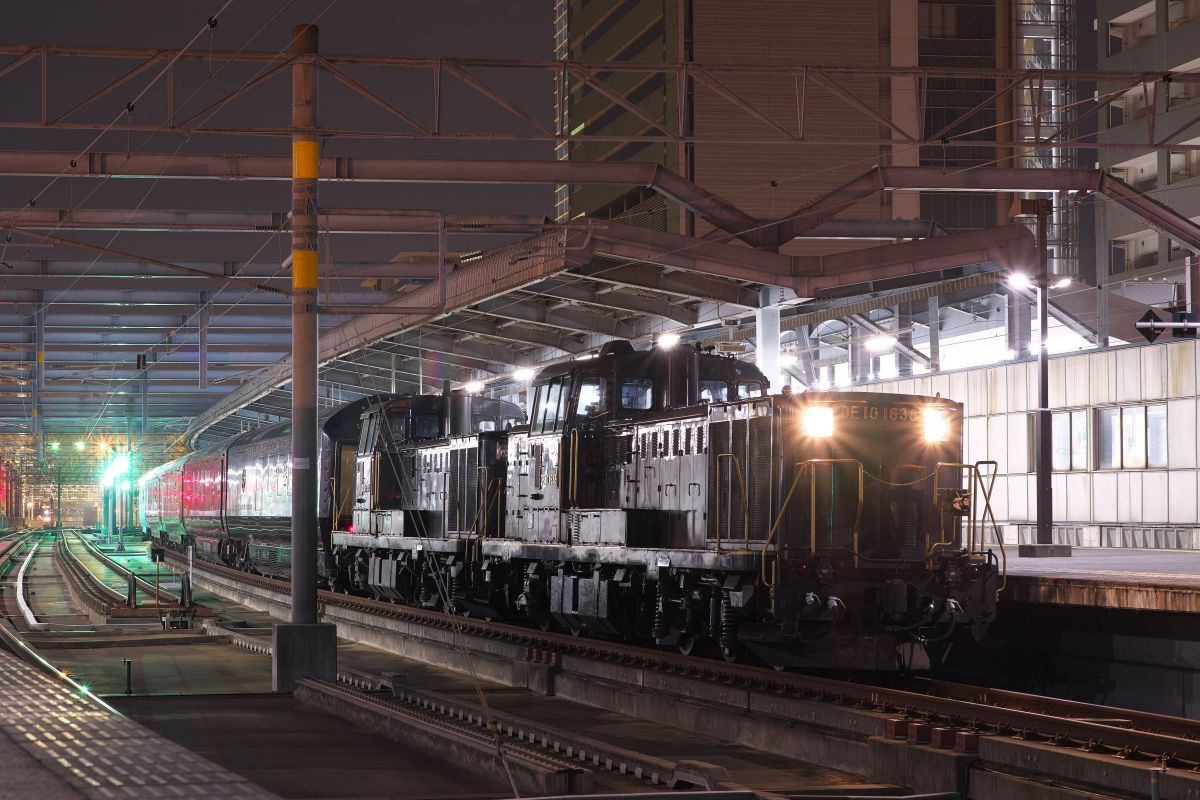 DE10重連牽引の「ななつ星」をバルブ | GANREF