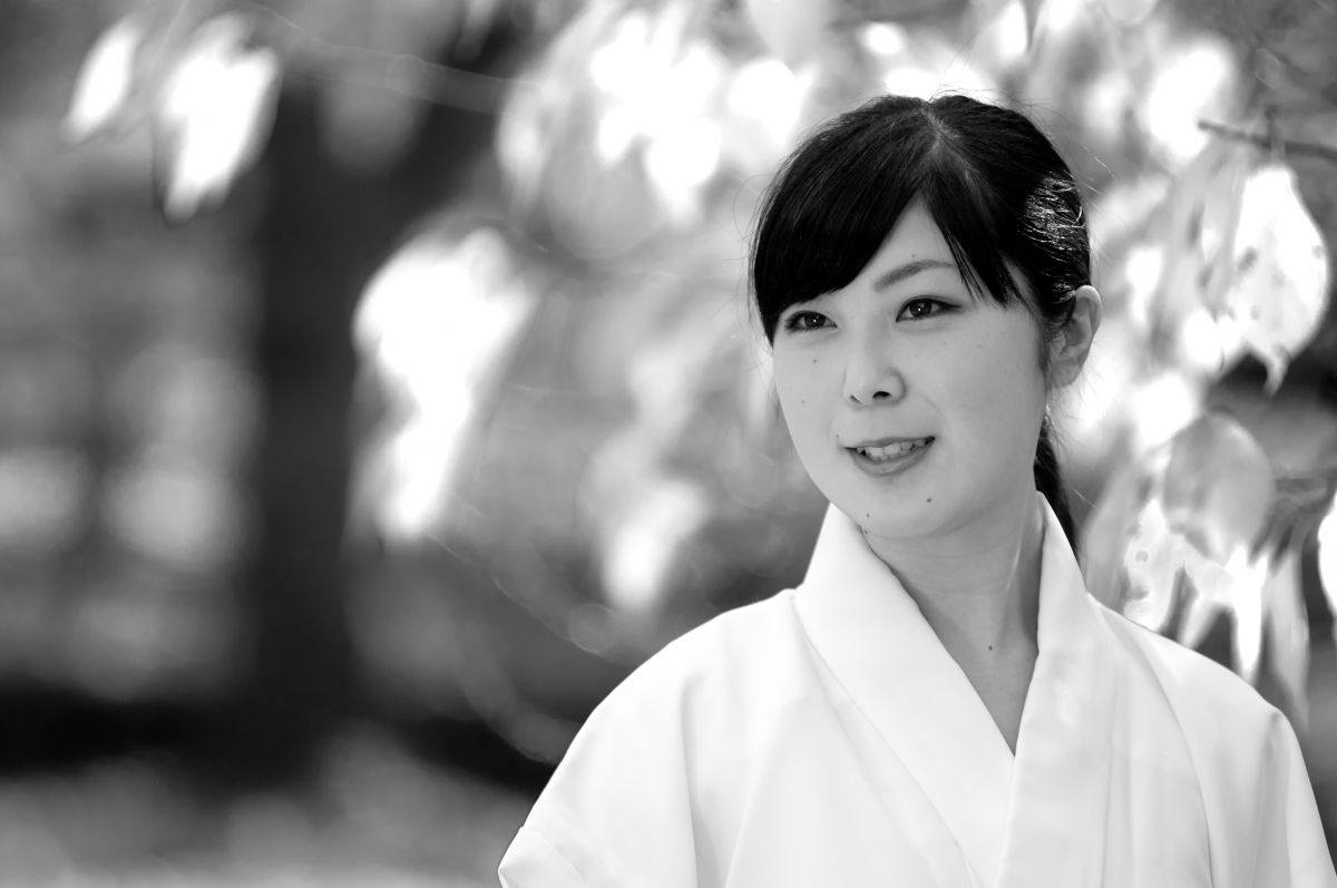 陽だまりを背に | GANREF