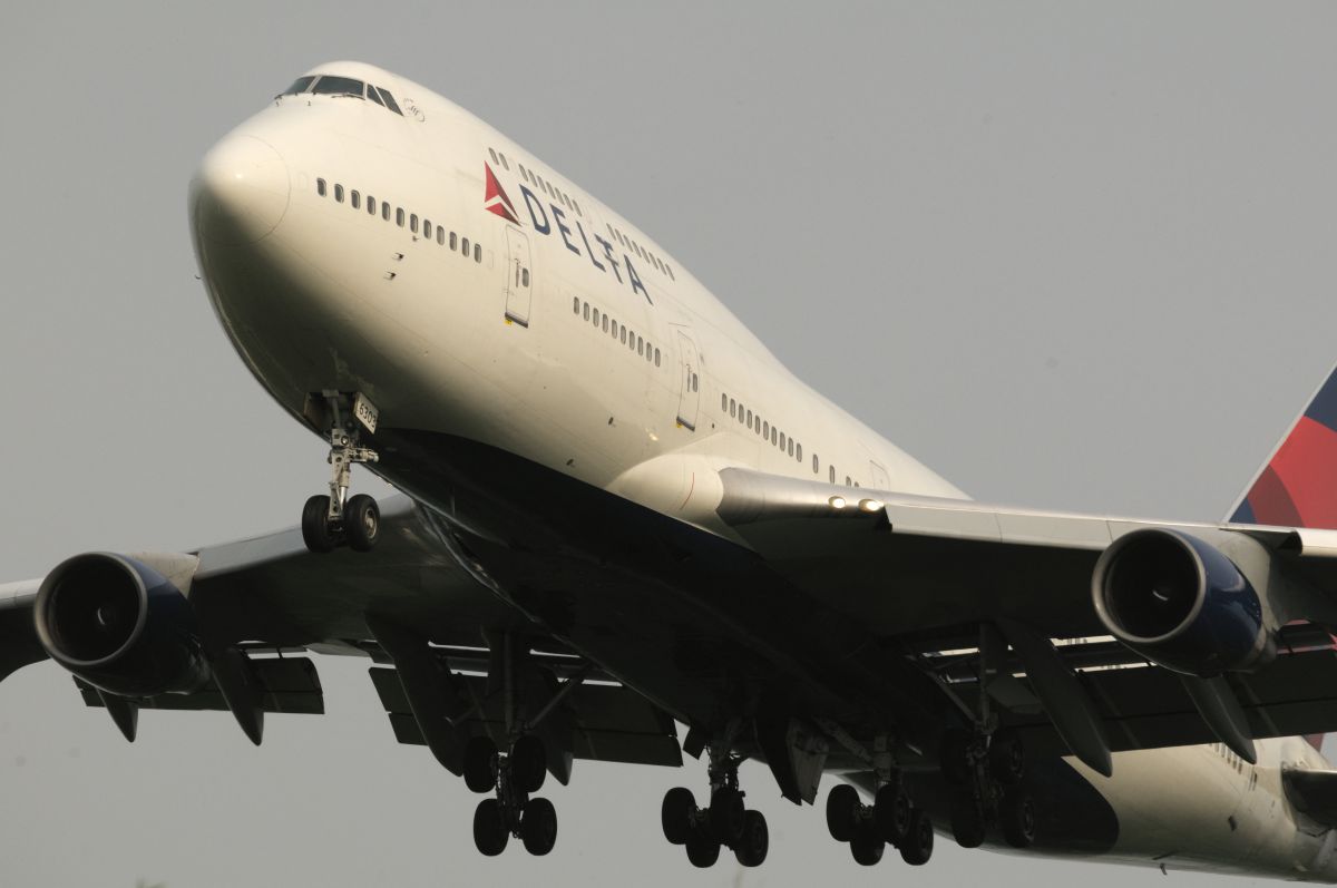 DELTA B747-400 | GANREF