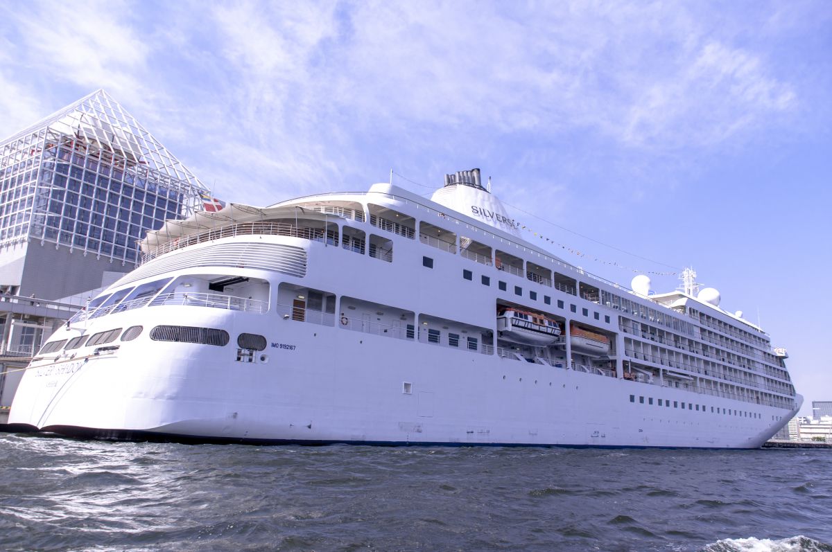 Glamorous Ship "Silver Shadow". | GANREF