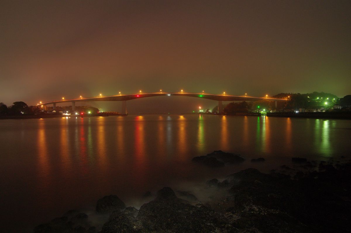 rainy bridge | GANREF