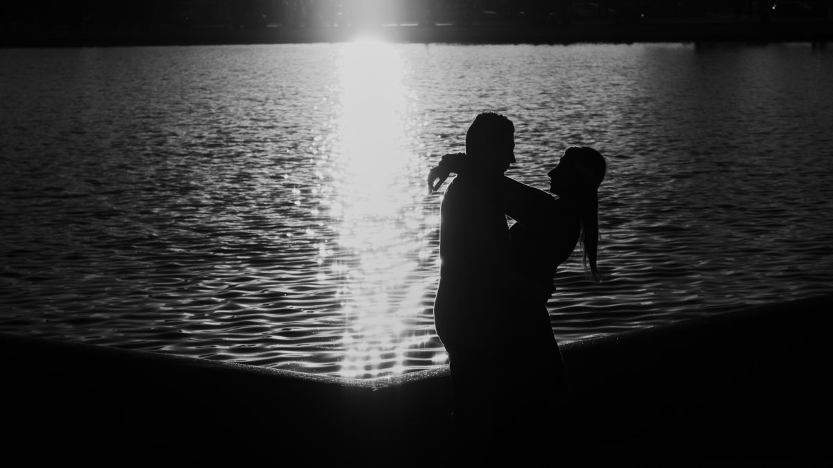 Exotic moment. | GANREF