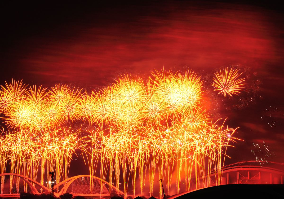 Fireworks 8 - Red Flame - | GANREF