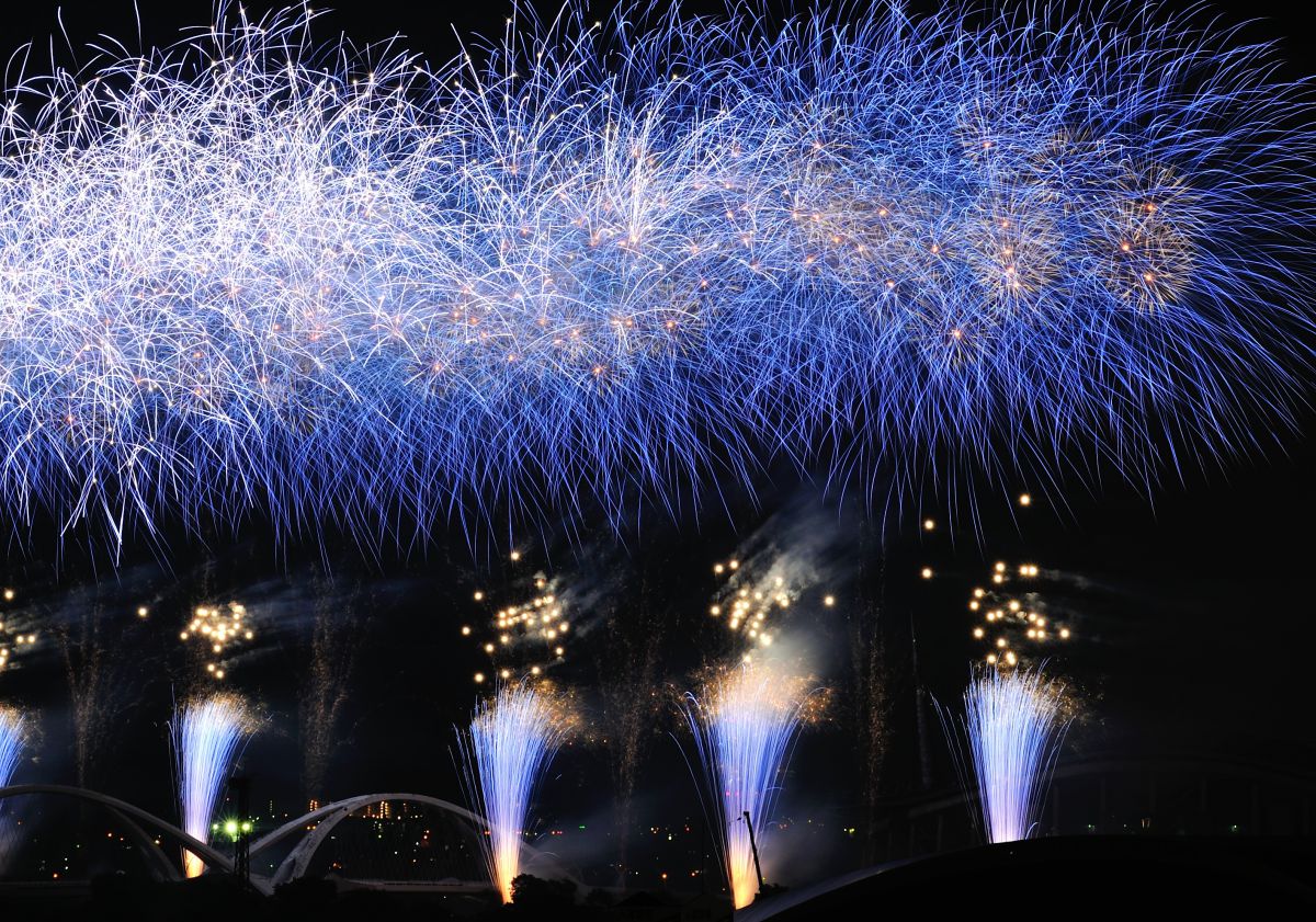 Fireworks 7 - Blue Flame - | GANREF