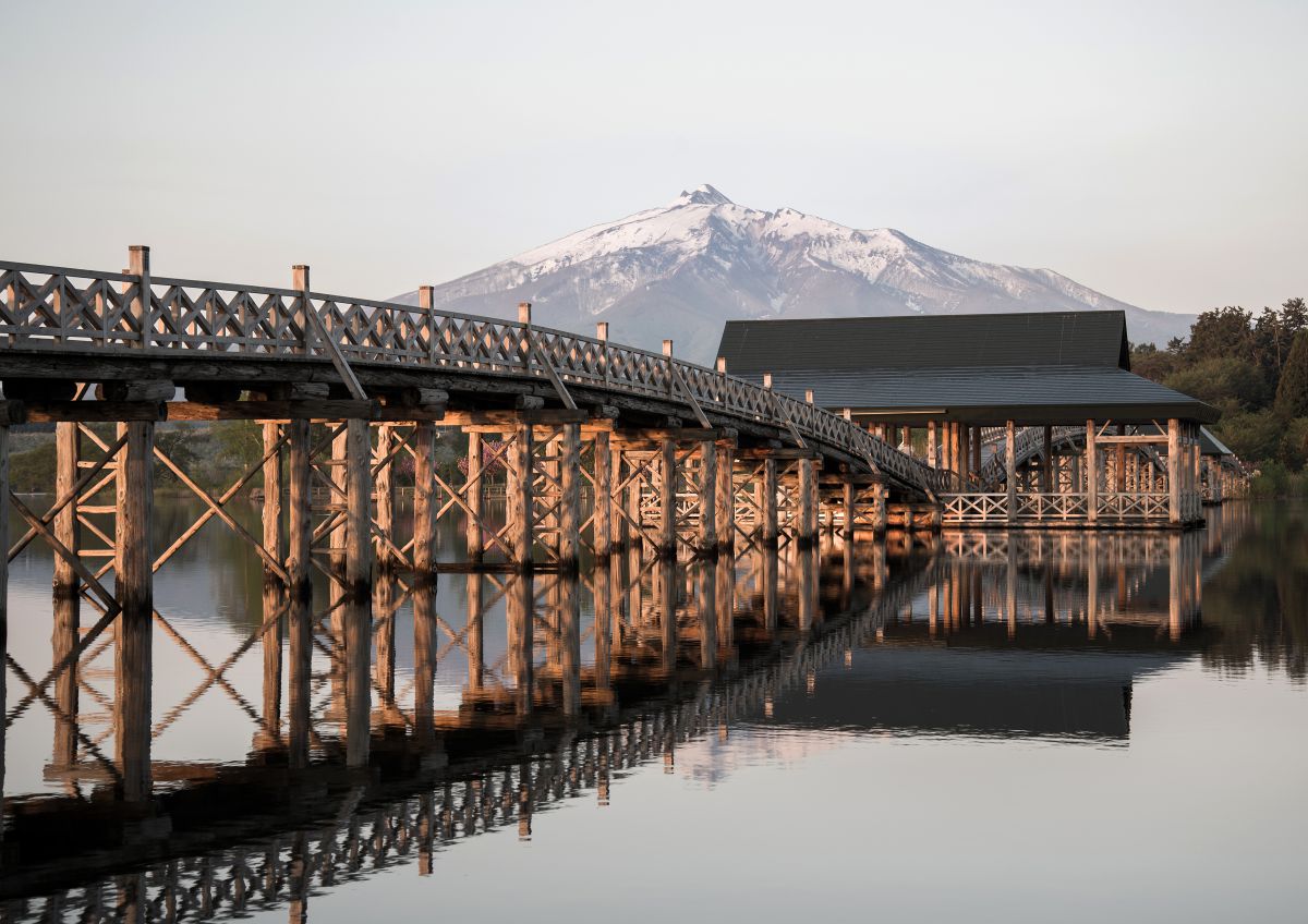 「Silence is graceful」 | GANREF