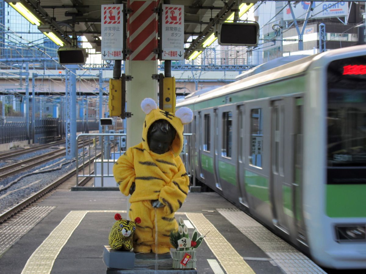 JR浜松町駅の小便小僧 | GANREF