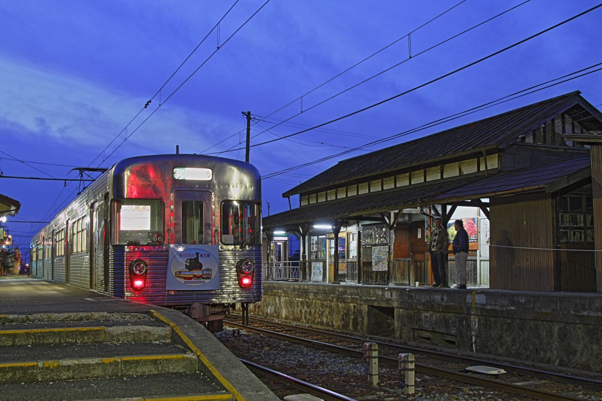 Nostalgic train | GANREF